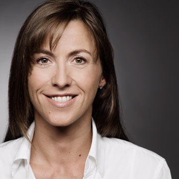 CLY COMMUNICATION HOLT SICH ALEXANDRA BERGMANN AN BORD ...