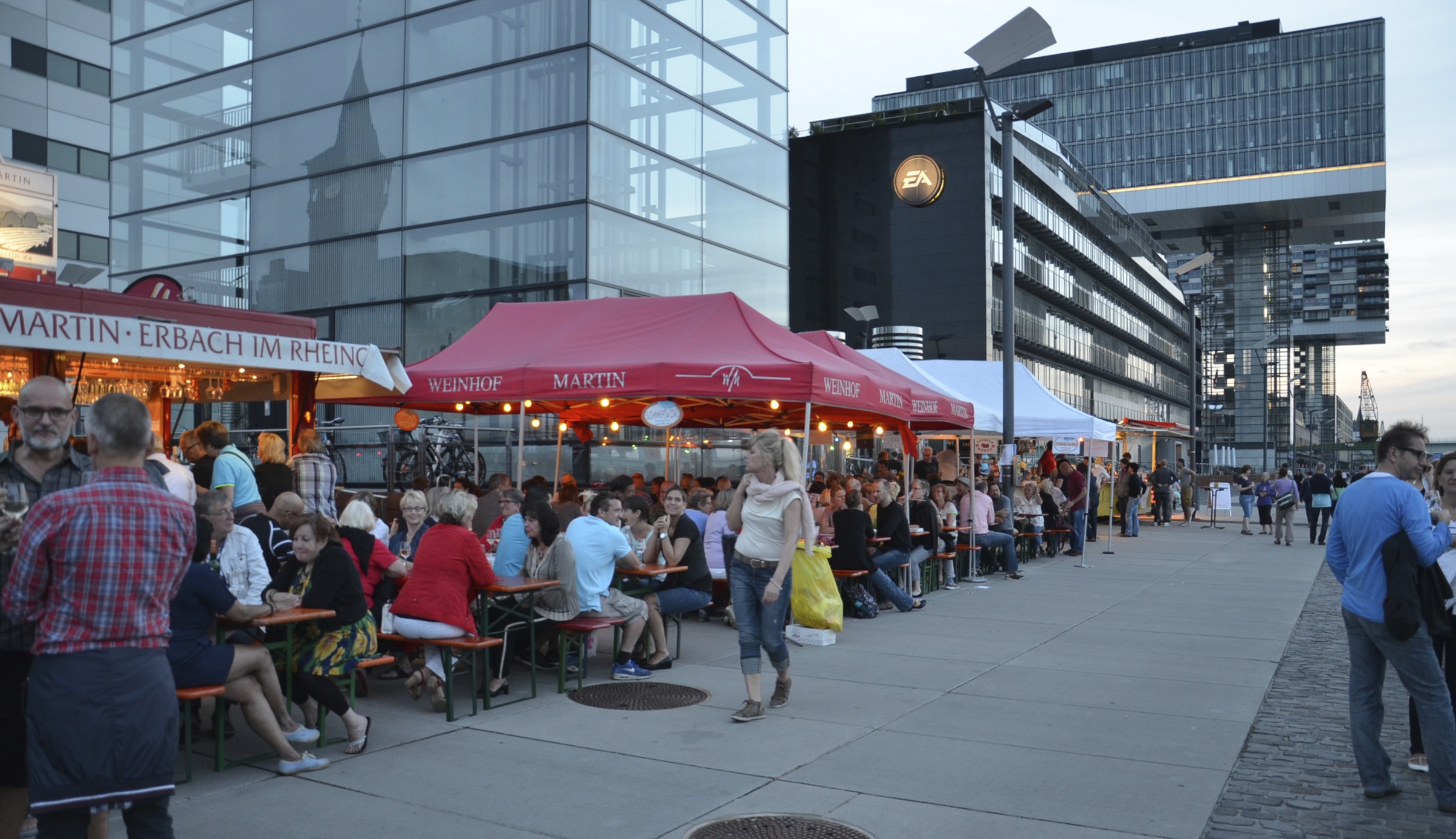 Besten Wein direkt am Rhein genießen - 25 deutsche Winzer laden vom 7 ...